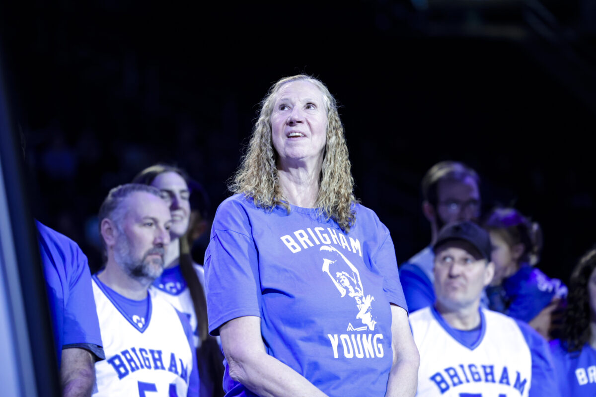 Tall tales: BYU women’s basketball retires jersey of 6-foot-7 Tresa ...